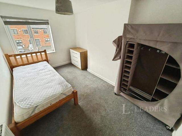 1 bedroom house share to rent