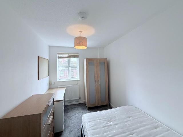 1 bedroom house share to rent