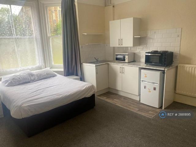 1 bedroom house share to rent