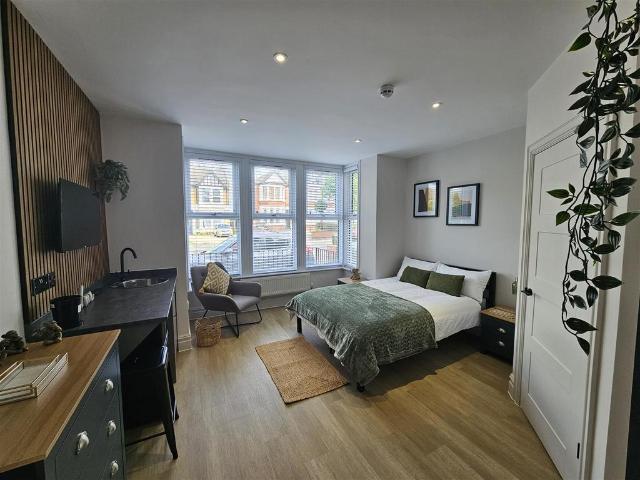 1 bedroom house share to rent