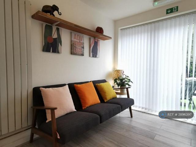 1 bedroom house share to rent