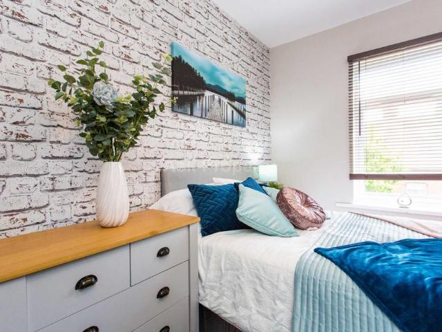 1 bedroom house share to rent