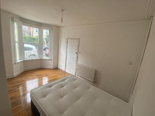 1 bedroom house share to rent