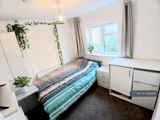 1 bedroom house share to rent