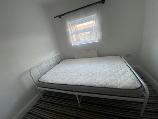 1 bedroom house share to rent