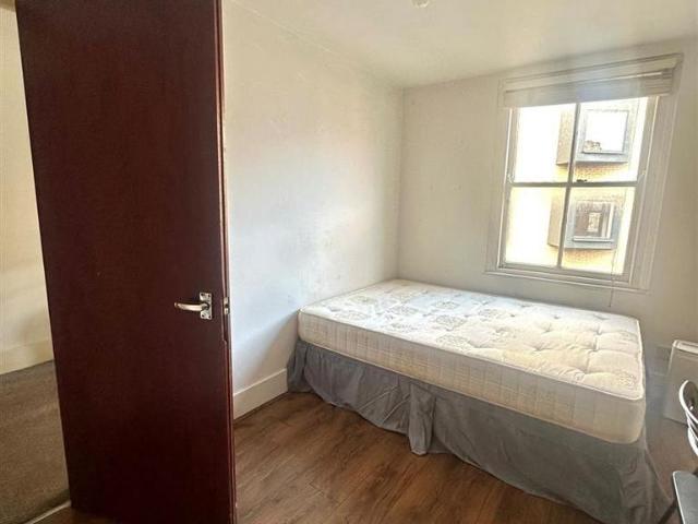 1 bedroom house share to rent