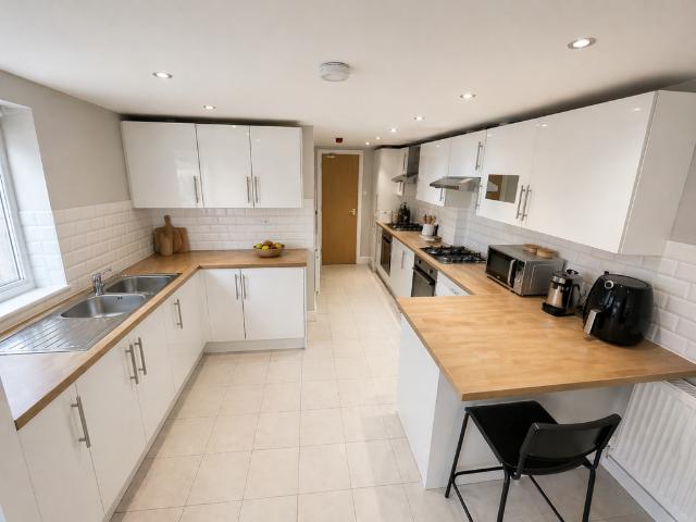 1 bedroom house share to rent