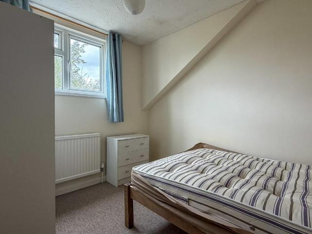 1 bedroom house share to rent