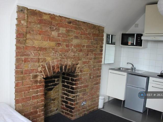 1 bedroom house share to rent