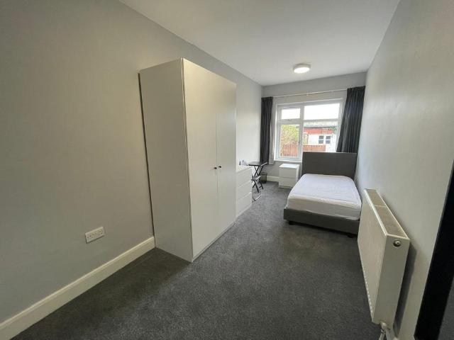 1 bedroom house share to rent