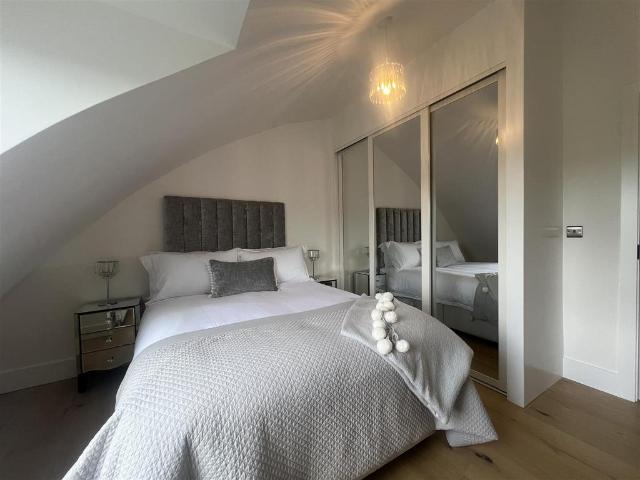 1 bedroom house share to rent