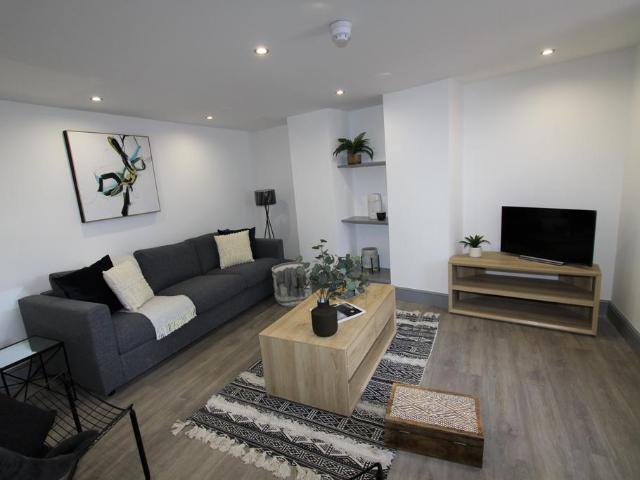 1 bedroom house share to rent