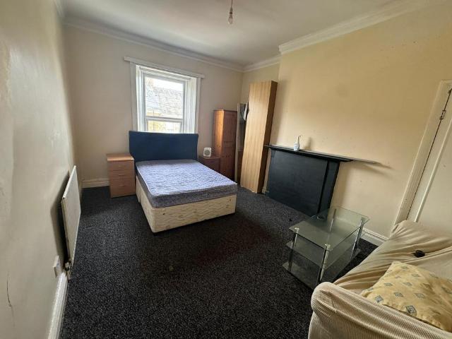 1 bedroom house share to rent