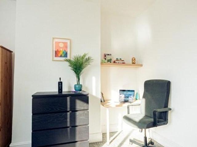 1 bedroom house share to rent