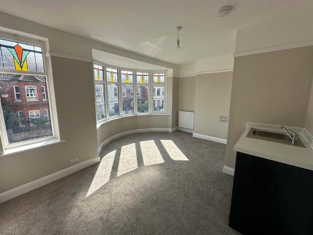 1 bedroom house share to rent