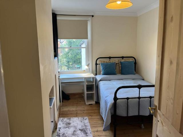 1 bedroom house share to rent
