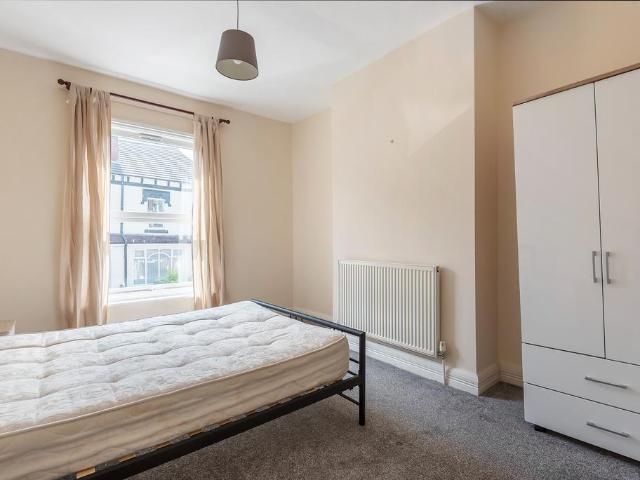 1 bedroom house share to rent