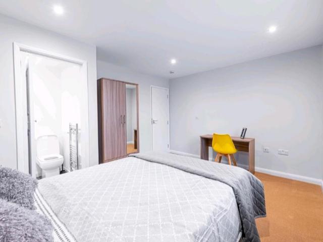 1 bedroom house share to rent