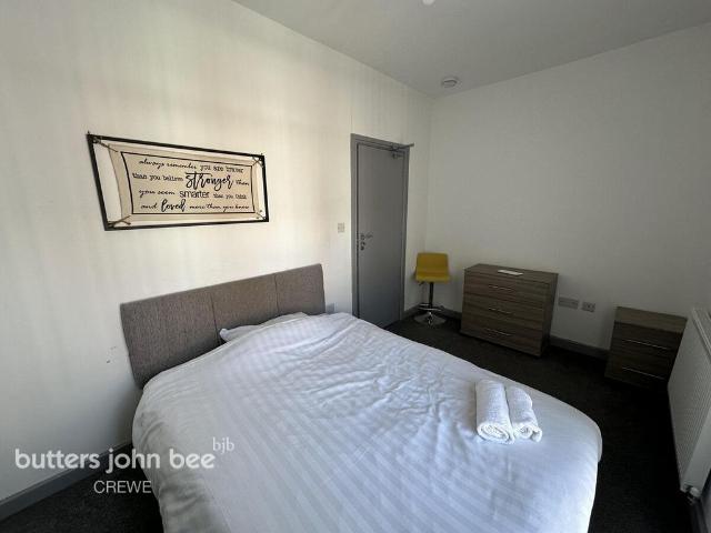 1 bedroom house share to rent