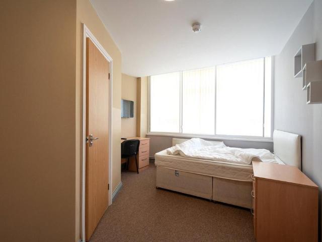 1 bedroom house share to rent