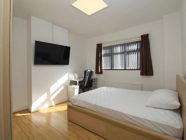 1 bedroom house share to rent