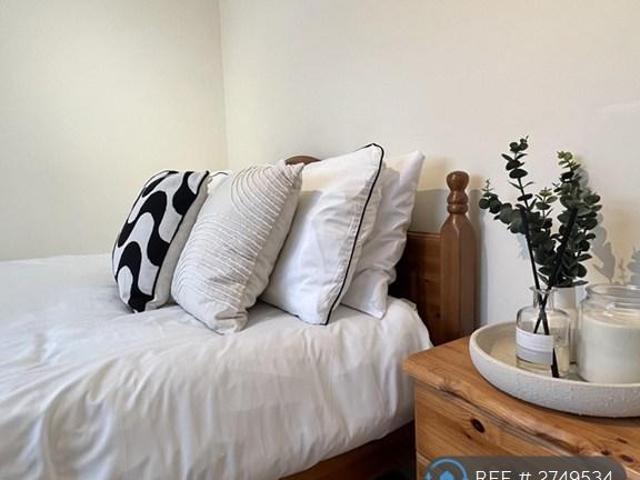 1 bedroom house share to rent
