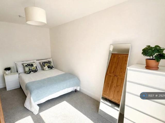 1 bedroom house share to rent