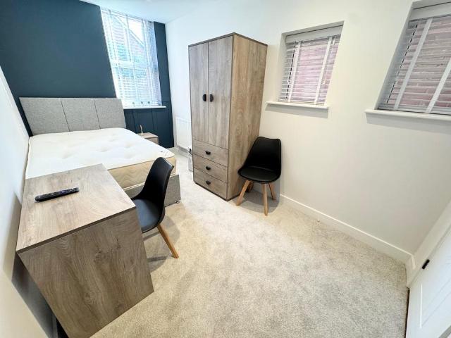 1 bedroom house share to rent