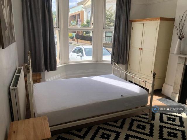 1 bedroom house share to rent