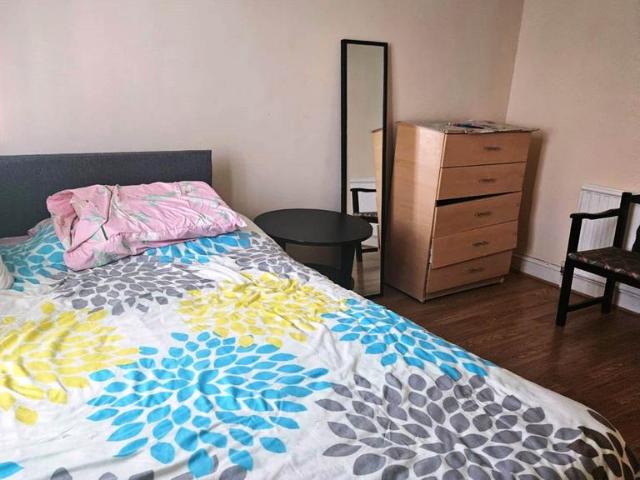 1 bedroom house share to rent