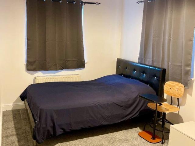 1 bedroom house share to rent