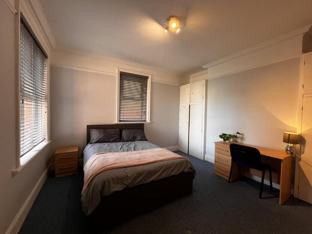 1 bedroom house share to rent