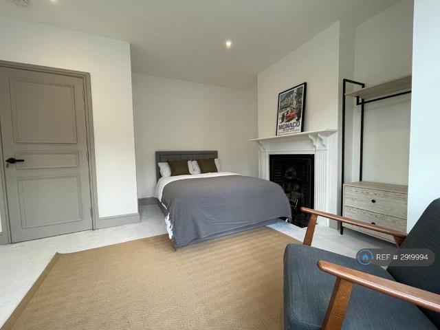 1 bedroom house share to rent