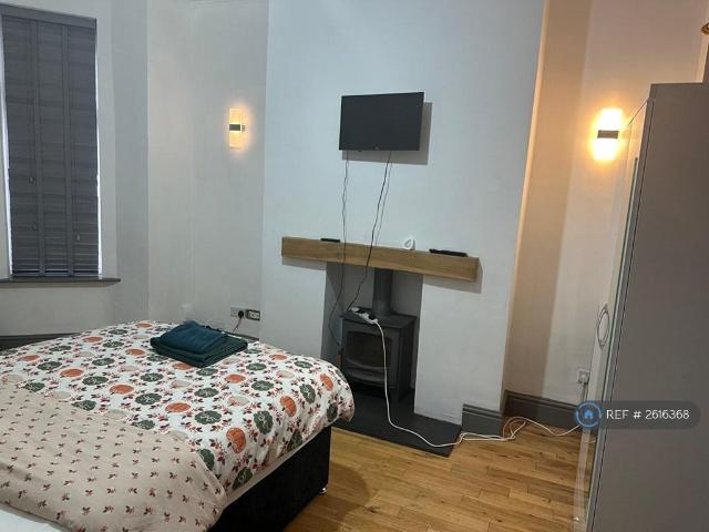 1 bedroom house share to rent