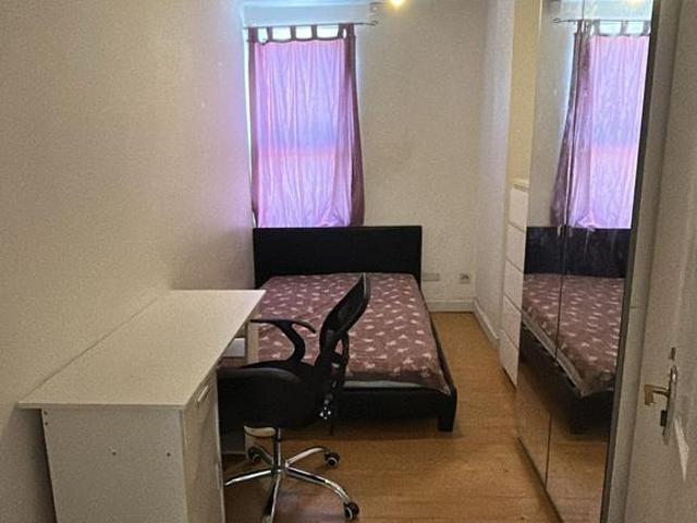 1 bedroom house share to rent