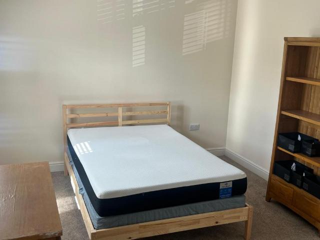 1 bedroom house share to rent