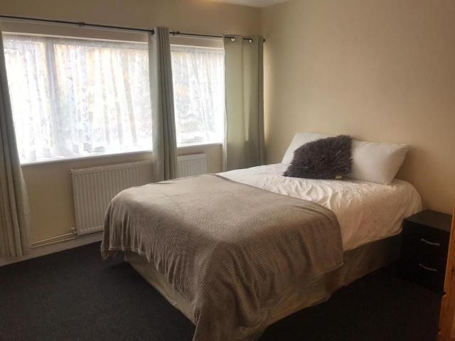 1 bedroom house share to rent