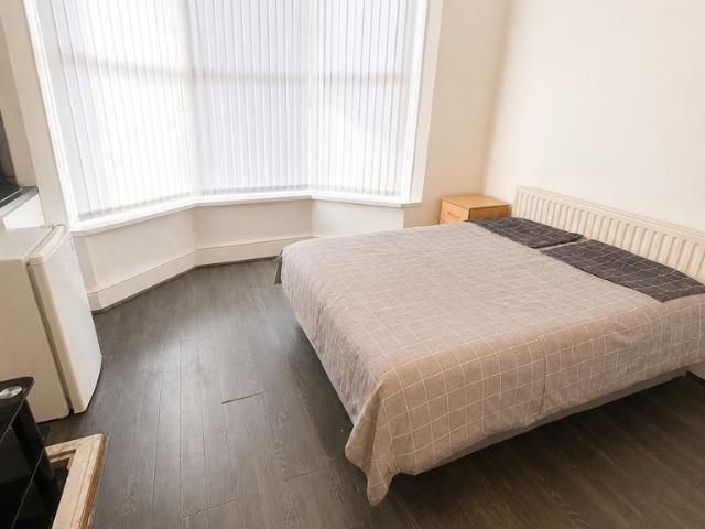 1 bedroom house share to rent