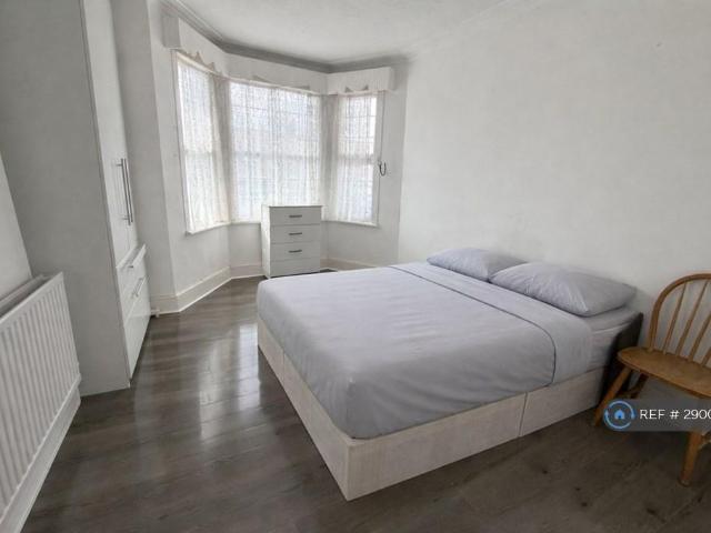 1 bedroom house share to rent