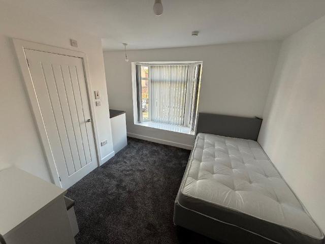 1 bedroom house share to rent