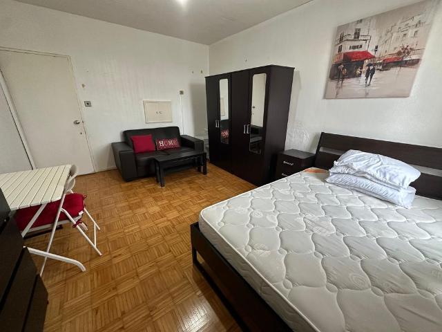 1 bedroom house share to rent