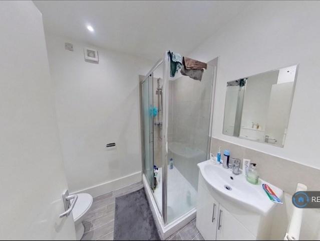 1 bedroom house share to rent