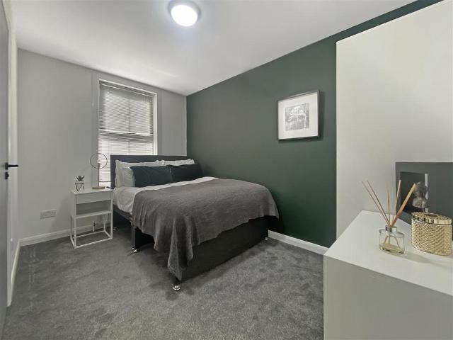 1 bedroom house share to rent