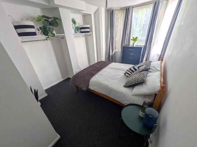 1 bedroom house share to rent