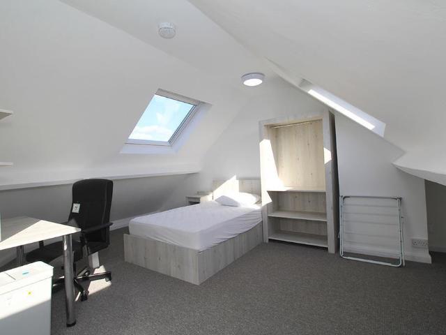 1 bedroom house share to rent