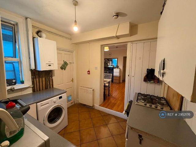 1 bedroom house share to rent