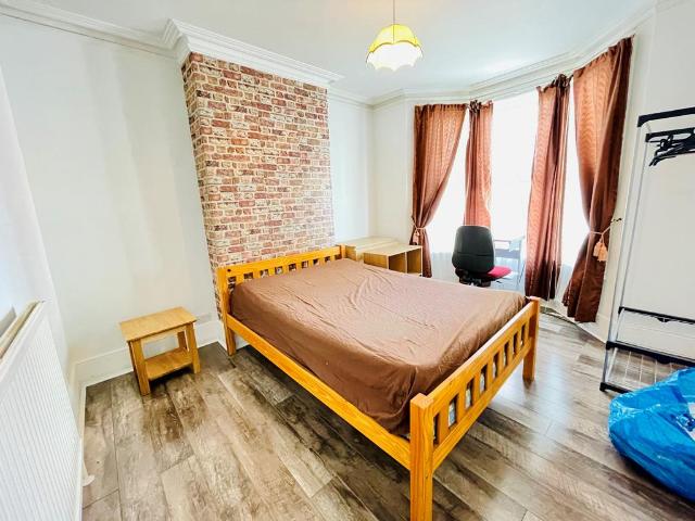 1 bedroom house share to rent