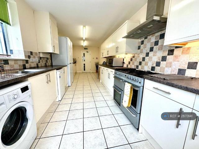 1 bedroom house share to rent