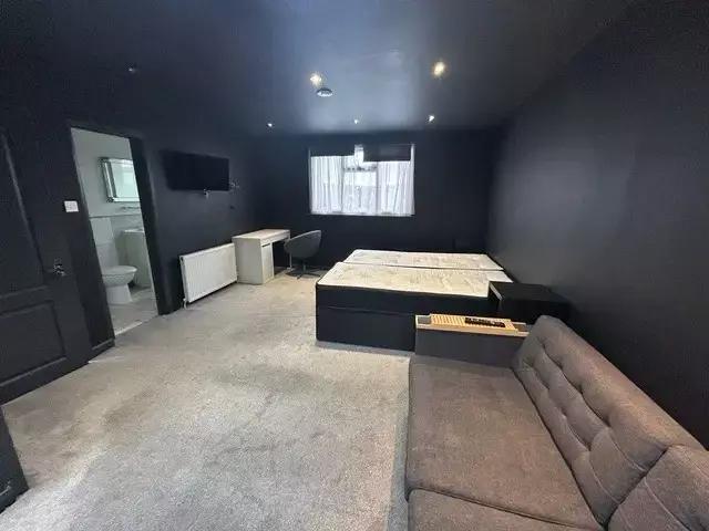 1 bedroom house share to rent