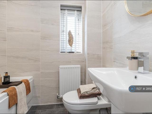 1 bedroom house share to rent